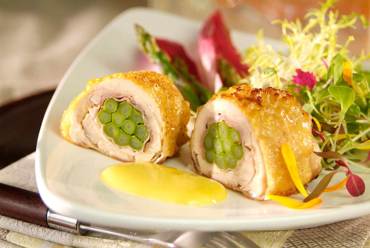 Hauts de cuisse de poulet farcis aux asperges et fondue d’Oka Classique ...