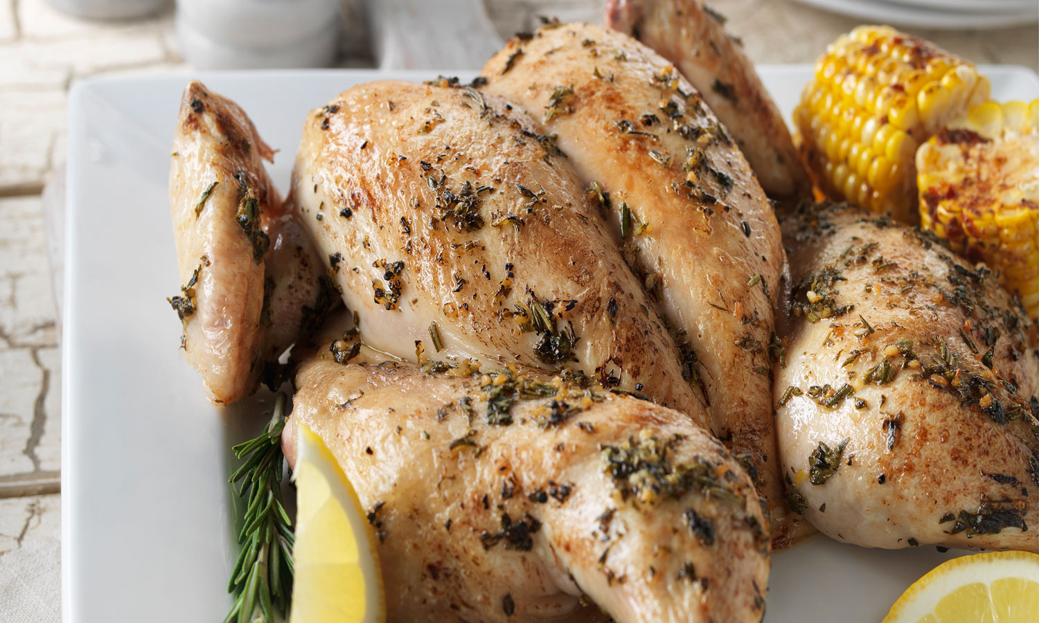 Poulet grillé aplati avec maïs grillé épicé - Le Poulet du Québec ...