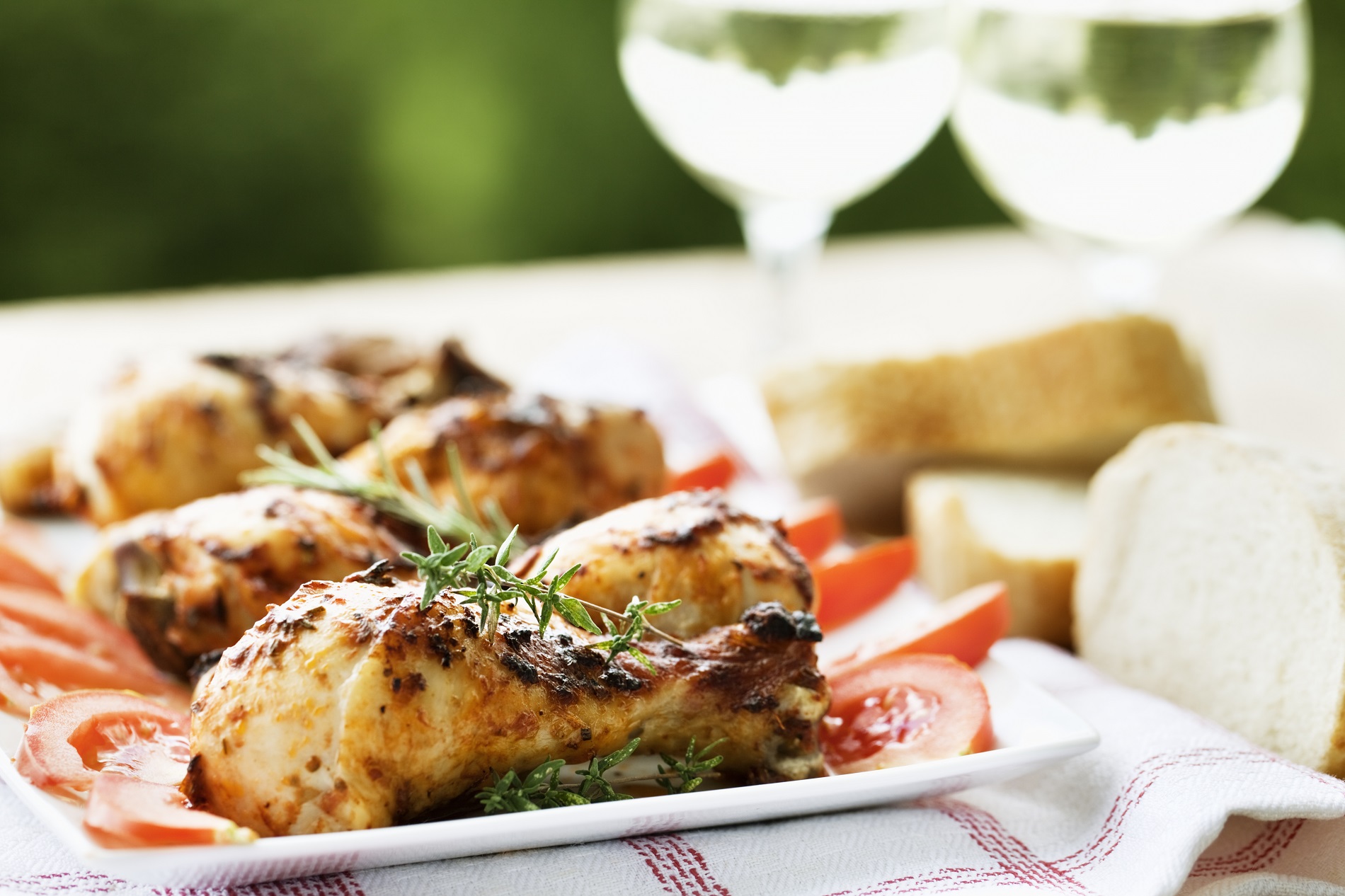 Recettes BBQ : 5 idées de poulet à griller cet été avec des produits du ...